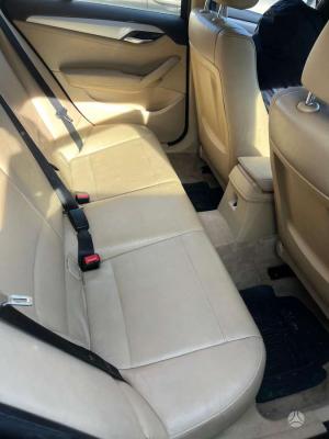 Black BMW X1 2010 in Taurage, with an engine capacity of 2.00 L and mileage of 257 thousand km for 5200 €, photo 10 on AUTOMOTO.COM.LV