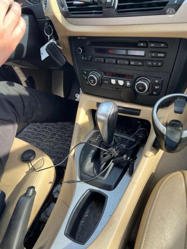 Melns BMW X1 2010 Tauragė, ar dzinēja tilpumu 2.00 L un nobraukumu 257 tūkst. km par 5200 €, foto 10 vietnē AUTOMOTO.COM.LV