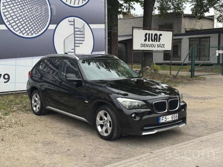 Black BMW X1 2010 in Riga, with an engine capacity of 2.00 L and mileage of 257 thousand km for 7100 €, photo 1 on AUTOMOTO.COM.LV