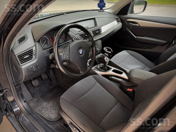 Melns BMW X1 2010 Jelgava, ar dzinēja tilpumu 2.00 L un nobraukumu 275 tūkst. km par 5780 €, foto 9 vietnē AUTOMOTO.COM.LV