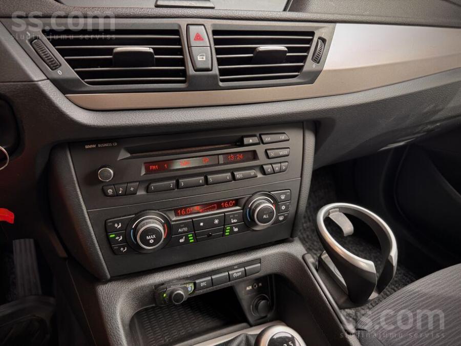 Melns BMW X1 2010 Jelgava, ar dzinēja tilpumu 2.00 L un nobraukumu 275 tūkst. km par 5780 €, foto 12 vietnē AUTOMOTO.COM.LV