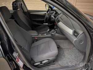 Melns BMW X1 2010 Jelgava, ar dzinēja tilpumu 2.00 L un nobraukumu 275 tūkst. km par 5780 €, foto 18 vietnē AUTOMOTO.COM.LV