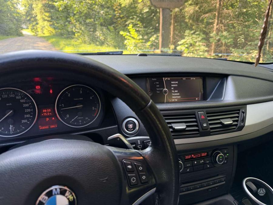Black BMW X1 2010 in Prienai, with an engine capacity of 0.00 L and mileage of 348 thousand km for 5200 €, photo 7 on AUTOMOTO.COM.LV