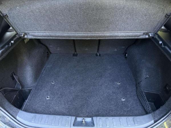 Black BMW X1 2010 in Prienai, with an engine capacity of 0.00 L and mileage of 348 thousand km for 5200 €, photo 11 on AUTOMOTO.COM.LV