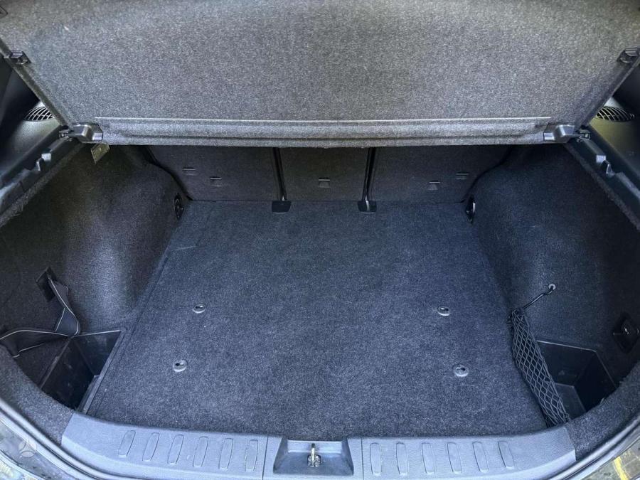 Black BMW X1 2010 in Prienai, with an engine capacity of 0.00 L and mileage of 348 thousand km for 5200 €, photo 11 on AUTOMOTO.COM.LV