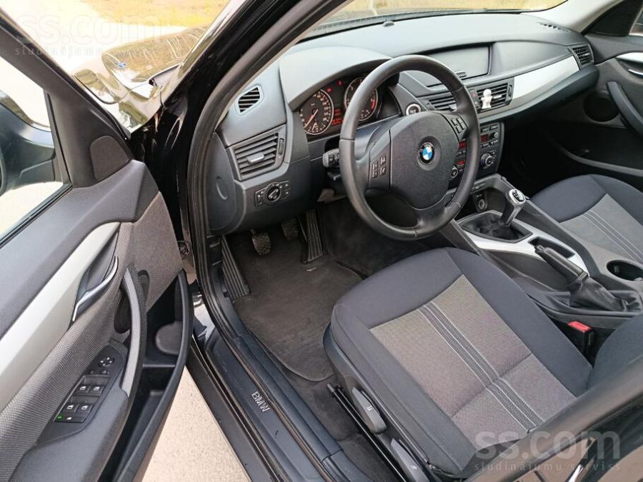 Melns BMW X1 2010 Rīga, ar dzinēja tilpumu 2.00 L un nobraukumu 285 tūkst. km par 5300 €, foto 8 vietnē AUTOMOTO.COM.LV