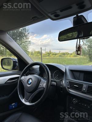 Black BMW X1 2011 in Cesis, with an engine capacity of 2.00 L and mileage of 381 thousand km for 8700 €, photo 9 on AUTOMOTO.COM.LV