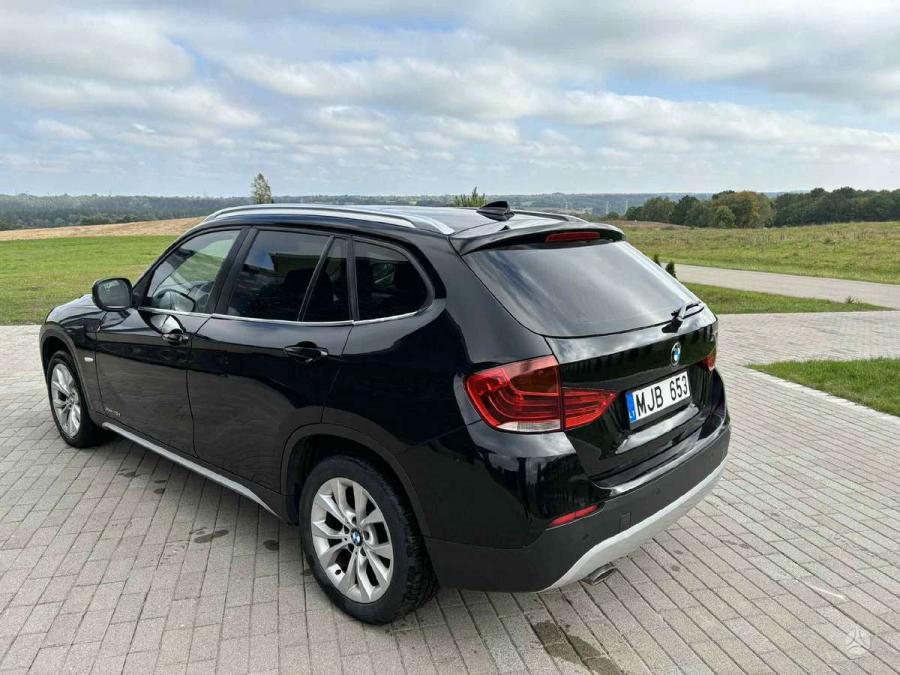 Black BMW X1 2011 in Alytus, with an engine capacity of 2.00 L and mileage of 291 thousand km for 7200 €, photo 3 on AUTOMOTO.COM.LV