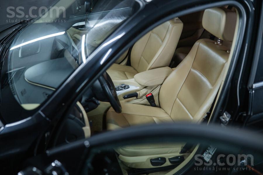 Black BMW X1 2011 in Liepaja, with an engine capacity of 2.00 L and mileage of 256 thousand km for 8200 €, photo 16 on AUTOMOTO.COM.LV