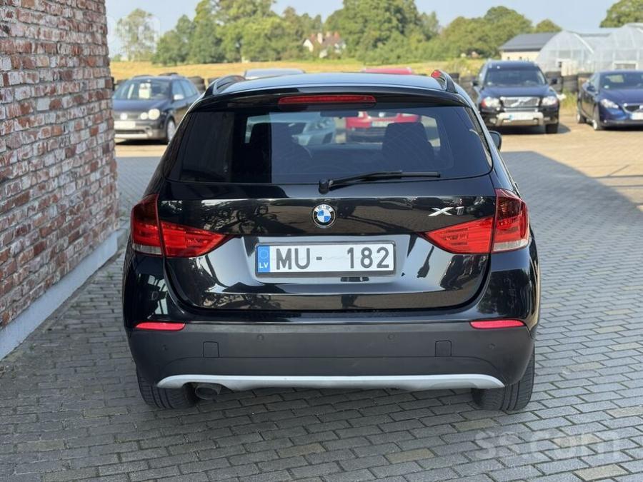 Melns BMW X1 2011 Talsi, ar dzinēja tilpumu 2.00 L un nobraukumu 237 tūkst. km par 7450 €, foto 14 vietnē AUTOMOTO.COM.LV