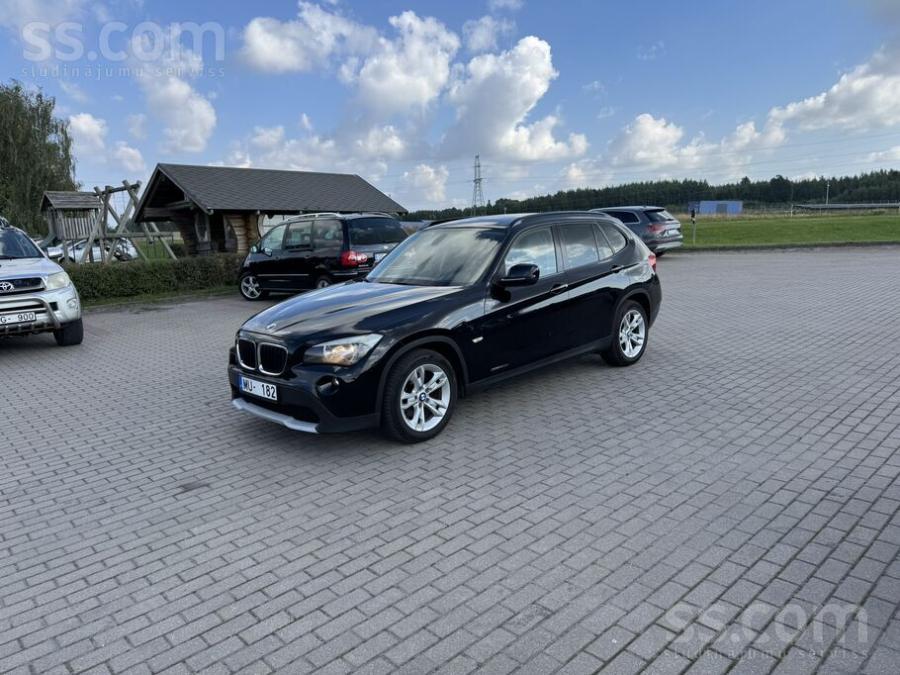 Melns BMW X1 2011 Talsi, ar dzinēja tilpumu 2.00 L un nobraukumu 237 tūkst. km par 7450 €, foto 18 vietnē AUTOMOTO.COM.LV