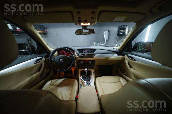 Black BMW X1 2011 in Liepaja, with an engine capacity of 2.00 L and mileage of 260 thousand km for 6990 €, photo 3 on AUTOMOTO.COM.LV