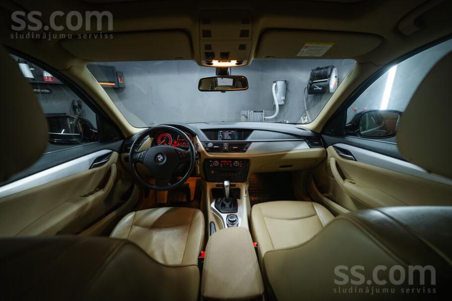 Melns BMW X1 2011 Liepāja, ar dzinēja tilpumu 2.00 L un nobraukumu 260 tūkst. km par 6990 €, foto 4 vietnē AUTOMOTO.COM.LV
