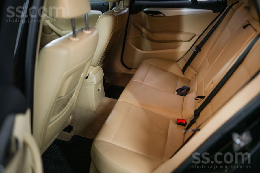 Melns BMW X1 2011 Liepāja, ar dzinēja tilpumu 2.00 L un nobraukumu 260 tūkst. km par 6990 €, foto 7 vietnē AUTOMOTO.COM.LV
