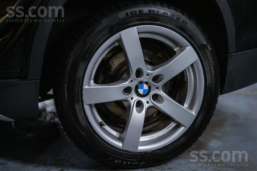 Melns BMW X1 2011 Liepāja, ar dzinēja tilpumu 2.00 L un nobraukumu 260 tūkst. km par 6990 €, foto 13 vietnē AUTOMOTO.COM.LV