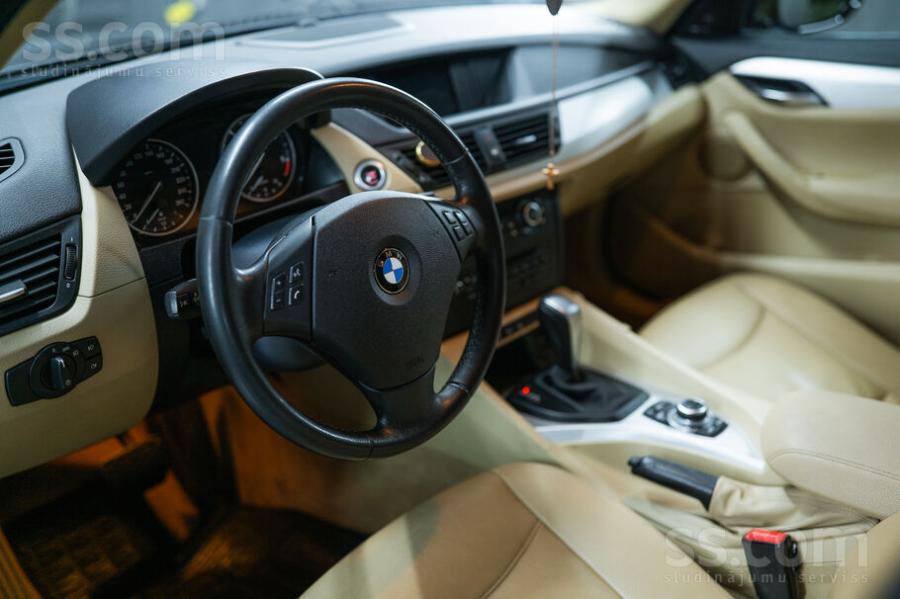 Melns BMW X1 2011 Liepāja, ar dzinēja tilpumu 2.00 L un nobraukumu 260 tūkst. km par 6990 €, foto 17 vietnē AUTOMOTO.COM.LV