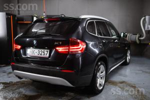 Melns BMW X1 2011 Liepāja, ar dzinēja tilpumu 2.00 L un nobraukumu 260 tūkst. km par 6990 €, foto 18 vietnē AUTOMOTO.COM.LV