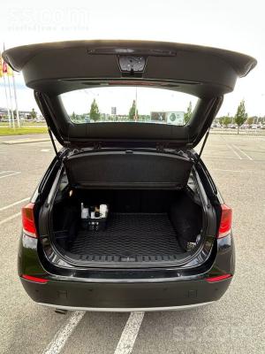 Melns BMW X1 2011 Rīga, ar dzinēja tilpumu 2.00 L un nobraukumu 283 tūkst. km par 6600 €, foto 5 vietnē AUTOMOTO.COM.LV