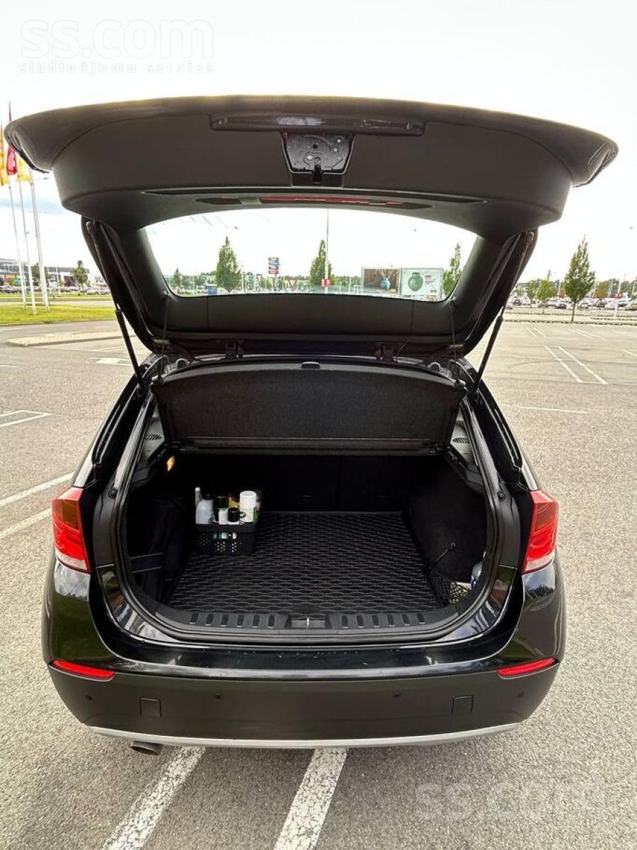 Melns BMW X1 2011 Rīga, ar dzinēja tilpumu 2.00 L un nobraukumu 283 tūkst. km par 6600 €, foto 5 vietnē AUTOMOTO.COM.LV