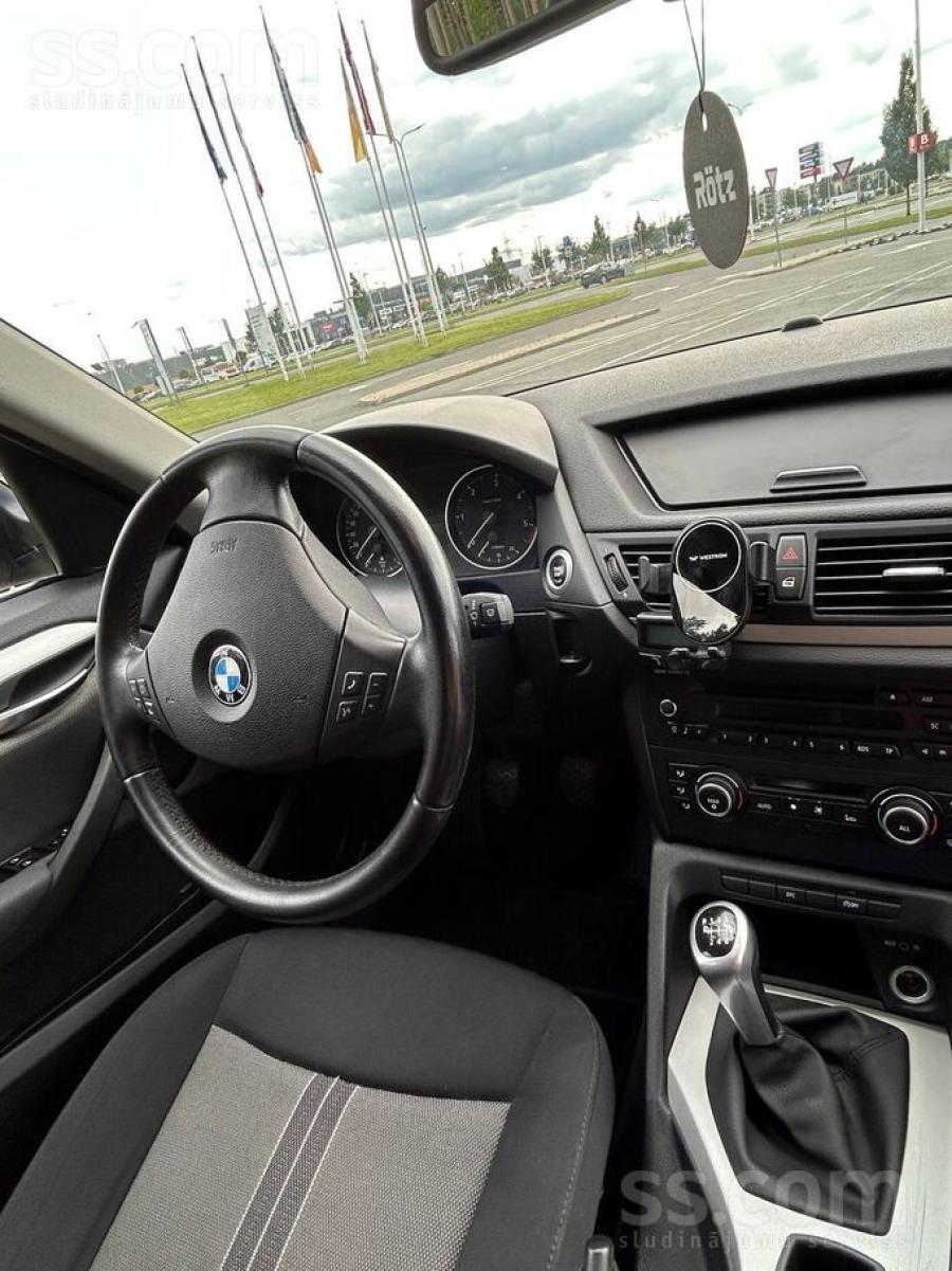 Melns BMW X1 2011 Rīga, ar dzinēja tilpumu 2.00 L un nobraukumu 283 tūkst. km par 6600 €, foto 8 vietnē AUTOMOTO.COM.LV