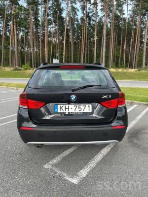 Melns BMW X1 2011 Rīga, ar dzinēja tilpumu 2.00 L un nobraukumu 283 tūkst. km par 6600 €, foto 11 vietnē AUTOMOTO.COM.LV