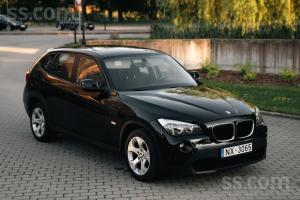 Черный БМВ Х1 2011 в Талси, объемом двигателя 2.00 л и пробегом 283 тыс. км за 5995 €, фото 3 на AUTOMOTO.COM.LV