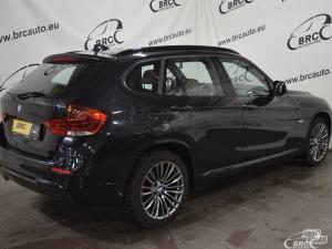 Black BMW X1 2012 in Riga, with an engine capacity of 2.00 L and mileage of 213 thousand km for 7500 €, photo 2 on AUTOMOTO.COM.LV