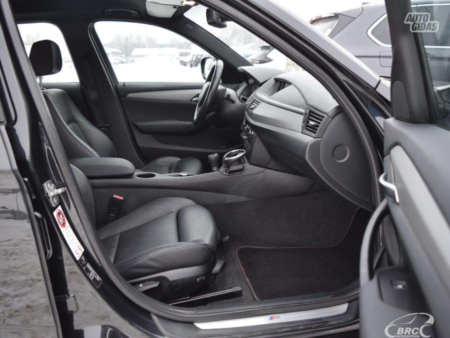 Black BMW X1 2012 in Riga, with an engine capacity of 2.00 L and mileage of 213 thousand km for 7500 €, photo 13 on AUTOMOTO.COM.LV