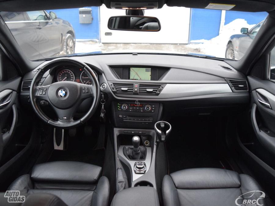 Black BMW X1 2012 in Riga, with an engine capacity of 2.00 L and mileage of 213 thousand km for 7500 €, photo 16 on AUTOMOTO.COM.LV
