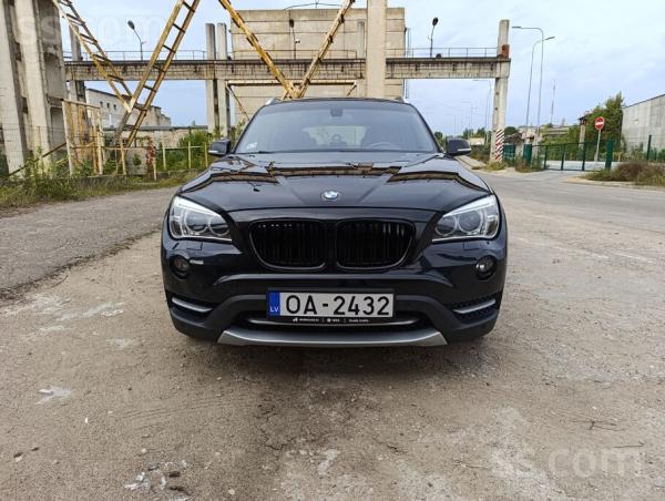 Black BMW X1 2012 in Daugavpils, with an engine capacity of 2.00 L and mileage of 190 thousand km for 11400 €, photo 1 on AUTOMOTO.COM.LV