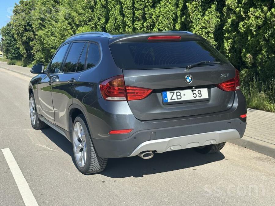Melns BMW X1 2013 Ogre, ar dzinēja tilpumu 2.00 L un nobraukumu 241 tūkst. km par 7200 €, foto 4 vietnē AUTOMOTO.COM.LV