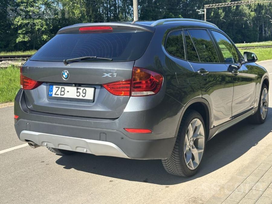 Melns BMW X1 2013 Ogre, ar dzinēja tilpumu 2.00 L un nobraukumu 241 tūkst. km par 7200 €, foto 5 vietnē AUTOMOTO.COM.LV