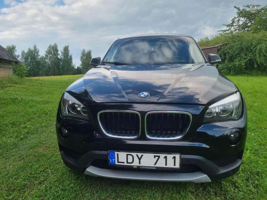 Black BMW X1 2013 in Utena, with an engine capacity of 2.00 L and mileage of 233 thousand km for 6800 €, photo 1 on AUTOMOTO.COM.LV