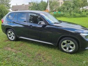 Black BMW X1 2013 in Utena, with an engine capacity of 2.00 L and mileage of 233 thousand km for 6800 €, photo 5 on AUTOMOTO.COM.LV