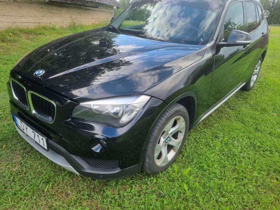 Black BMW X1 2013 in Utena, with an engine capacity of 2.00 L and mileage of 233 thousand km for 6800 €, photo 11 on AUTOMOTO.COM.LV