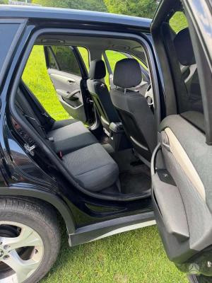 Black BMW X1 2013 in Utena, with an engine capacity of 2.00 L and mileage of 233 thousand km for 6800 €, photo 17 on AUTOMOTO.COM.LV