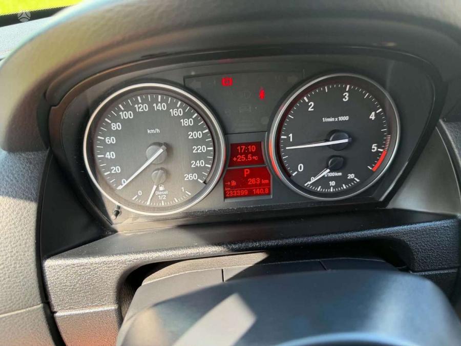 Black BMW X1 2013 in Utena, with an engine capacity of 2.00 L and mileage of 233 thousand km for 6800 €, photo 21 on AUTOMOTO.COM.LV