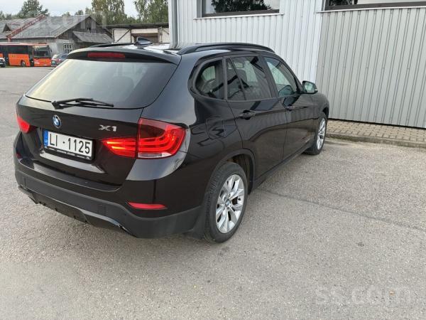 Melns BMW X1 2013 Preiļi, ar dzinēja tilpumu 2.00 L un nobraukumu 278 tūkst. km par 8990 €, foto 5 vietnē AUTOMOTO.COM.LV