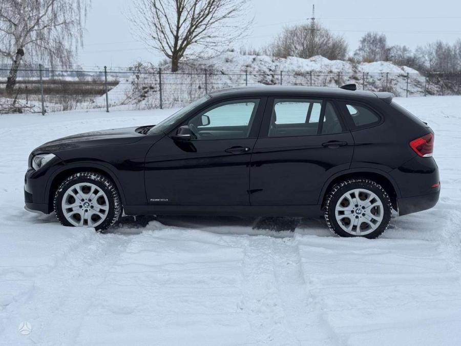 Black BMW X1 2014 in Marijampole, with an engine capacity of 2.00 L and mileage of 235 thousand km for 6400 €, photo 2 on AUTOMOTO.COM.LV