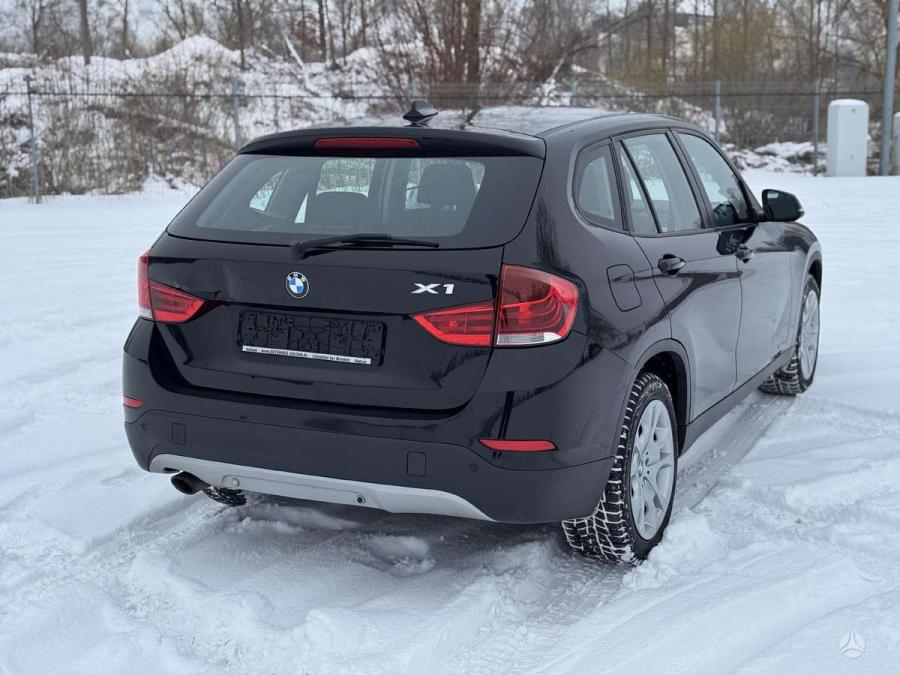 Black BMW X1 2014 in Marijampole, with an engine capacity of 2.00 L and mileage of 235 thousand km for 6400 €, photo 5 on AUTOMOTO.COM.LV