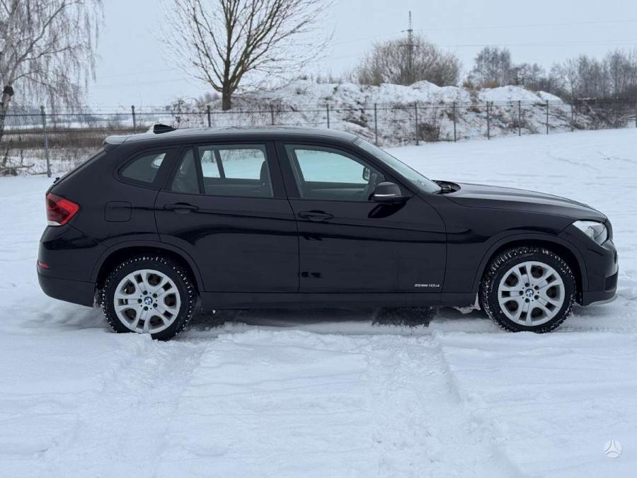 Black BMW X1 2014 in Marijampole, with an engine capacity of 2.00 L and mileage of 235 thousand km for 6400 €, photo 6 on AUTOMOTO.COM.LV