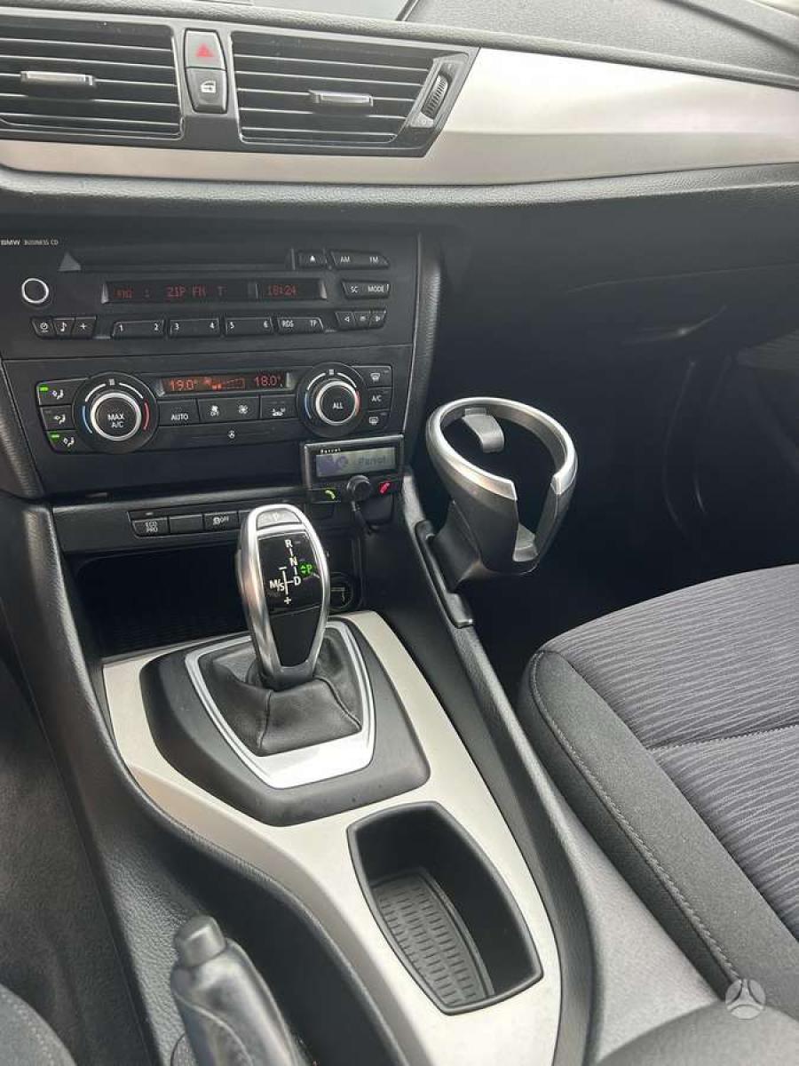 Melns BMW X1 2014 Marijampole, ar dzinēja tilpumu 2.00 L un nobraukumu 168 tūkst. km par 7250 €, foto 5 vietnē AUTOMOTO.COM.LV