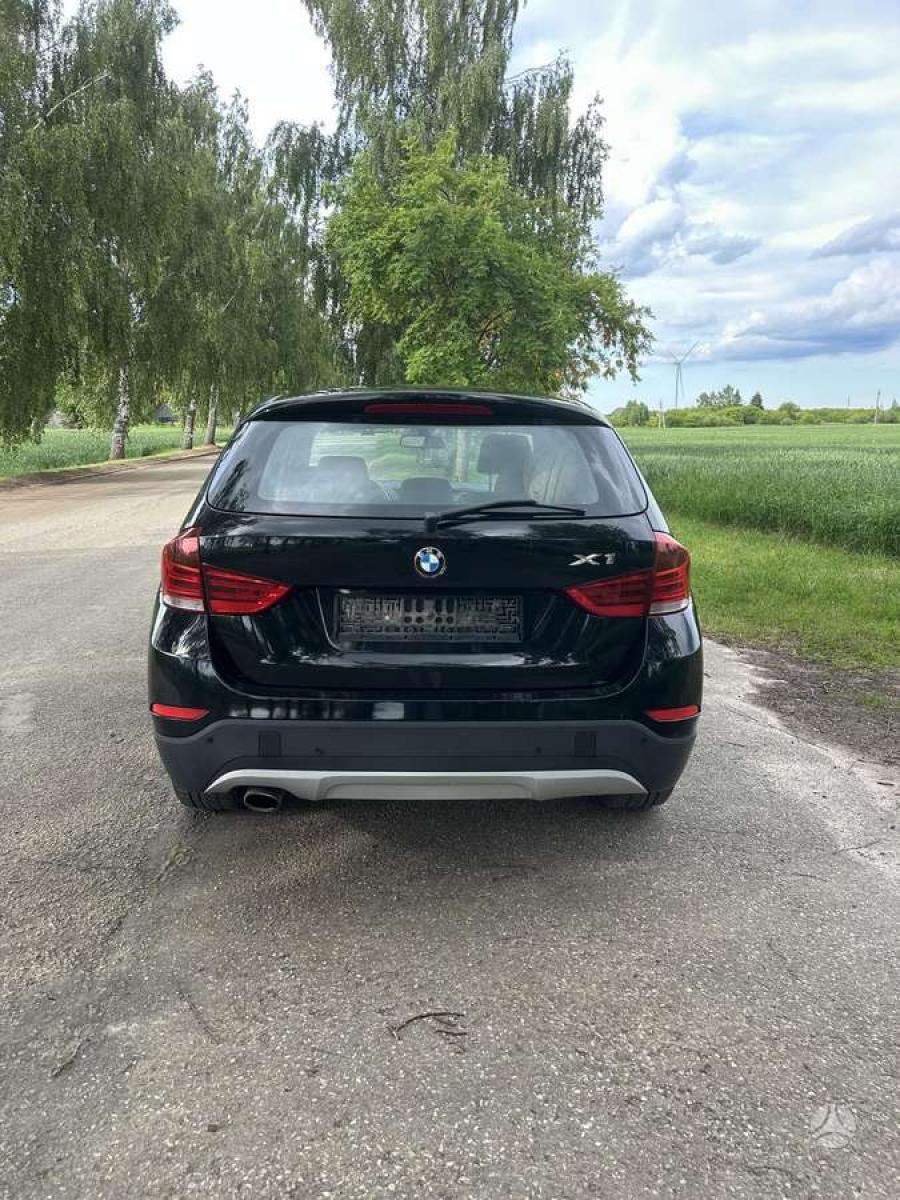Melns BMW X1 2014 Marijampole, ar dzinēja tilpumu 2.00 L un nobraukumu 168 tūkst. km par 7250 €, foto 6 vietnē AUTOMOTO.COM.LV