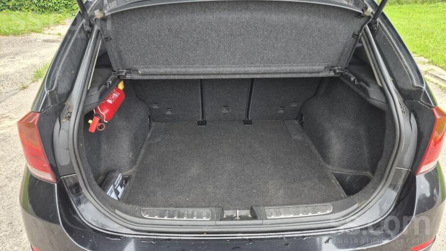 Black BMW X1 2014 in Riga, with an engine capacity of 2.00 L and mileage of 256 thousand km for 9100 €, photo 10 on AUTOMOTO.COM.LV