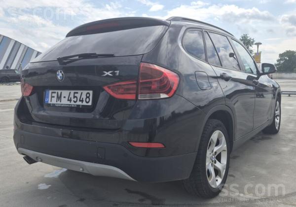 Melns BMW X1 2014 Rīga, ar dzinēja tilpumu 2.00 L un nobraukumu 256 tūkst. km par 8600 €, foto 4 vietnē AUTOMOTO.COM.LV