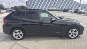 Black BMW X1 2014 in Riga, with an engine capacity of 2.00 L and mileage of 256 thousand km for 8600 €, photo 9 on AUTOMOTO.COM.LV
