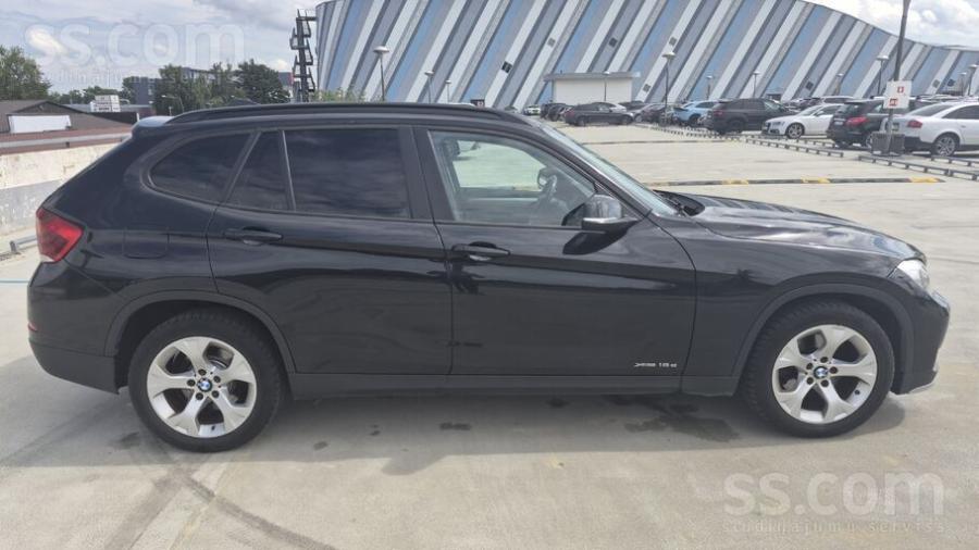 Black BMW X1 2014 in Riga, with an engine capacity of 2.00 L and mileage of 256 thousand km for 8600 €, photo 9 on AUTOMOTO.COM.LV