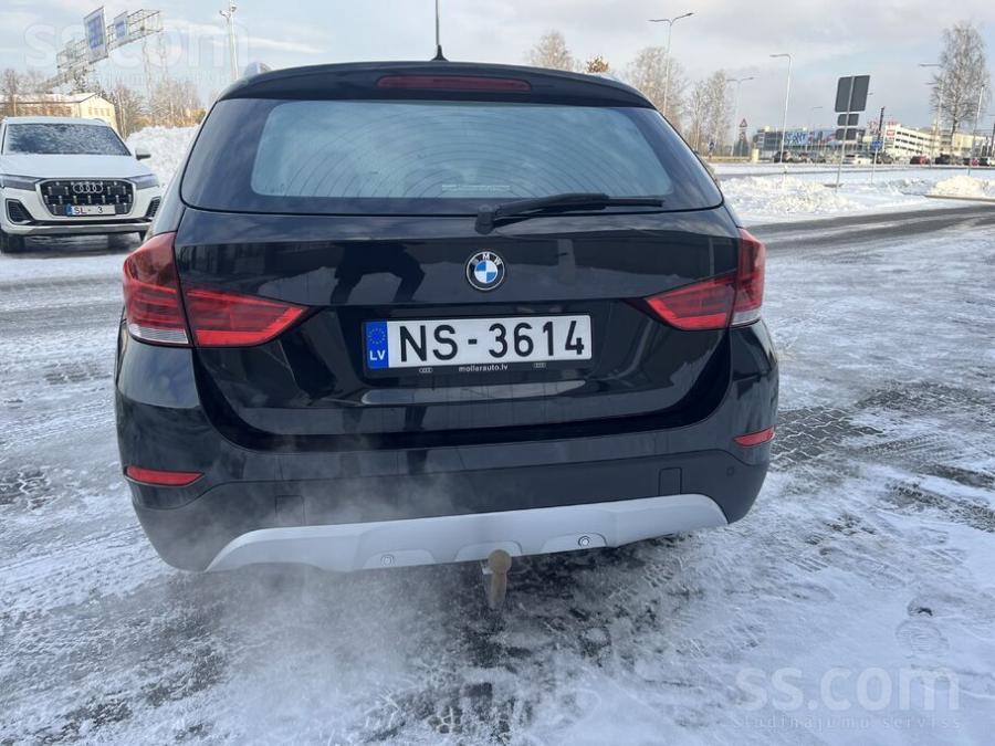 Черный БМВ Х1 2014 в Рига, объемом двигателя 2.00 л и пробегом 218 тыс. км за 8900 €, фото 4 на AUTOMOTO.COM.LV
