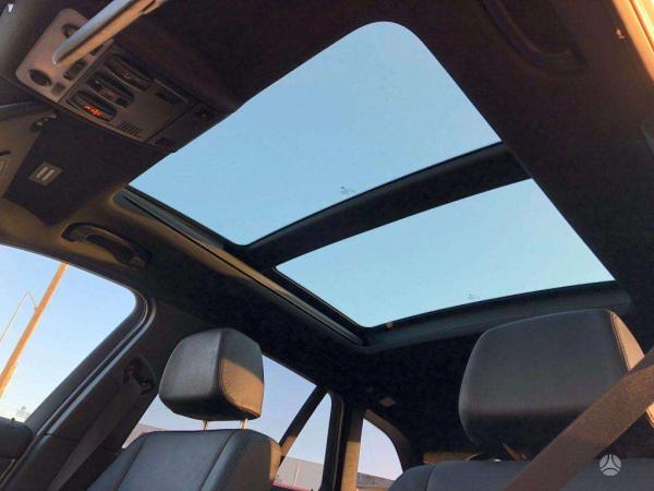 Black BMW X1 2015 in Kaunas, with an engine capacity of 2.00 L and mileage of 220 thousand km for 7800 €, photo 4 on AUTOMOTO.COM.LV