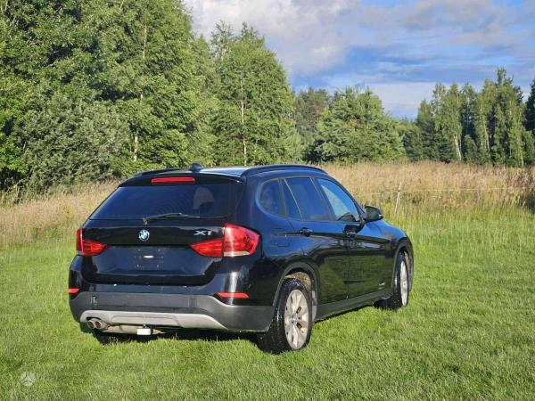 Black BMW X1 2015 in Kaunas, with an engine capacity of 2.00 L and mileage of 220 thousand km for 7800 €, photo 8 on AUTOMOTO.COM.LV